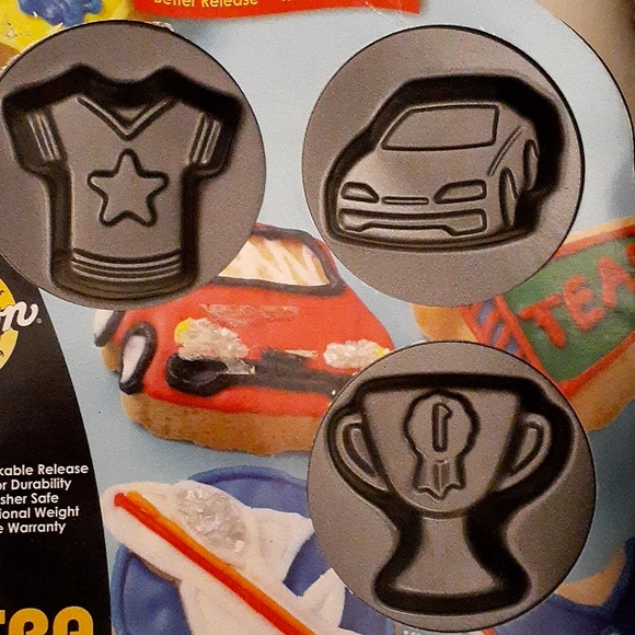 Wilton | Kitchen | Nwt Wilton Ultra Bake 2 Cavity 6 Design Cookie Pan ...